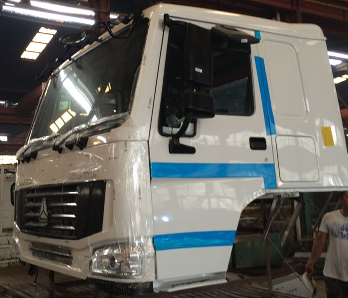 Truck Spare Parts SINOTRUK HOWO Cabin HW76 with single berth RHD