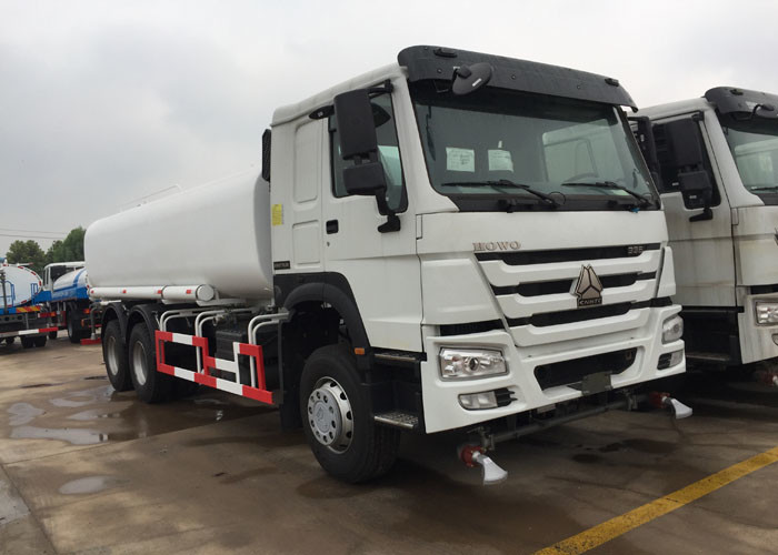 Green Water Carrying Water Tanker Truck LHD 6X4 15 - 25CBM Drinking ...