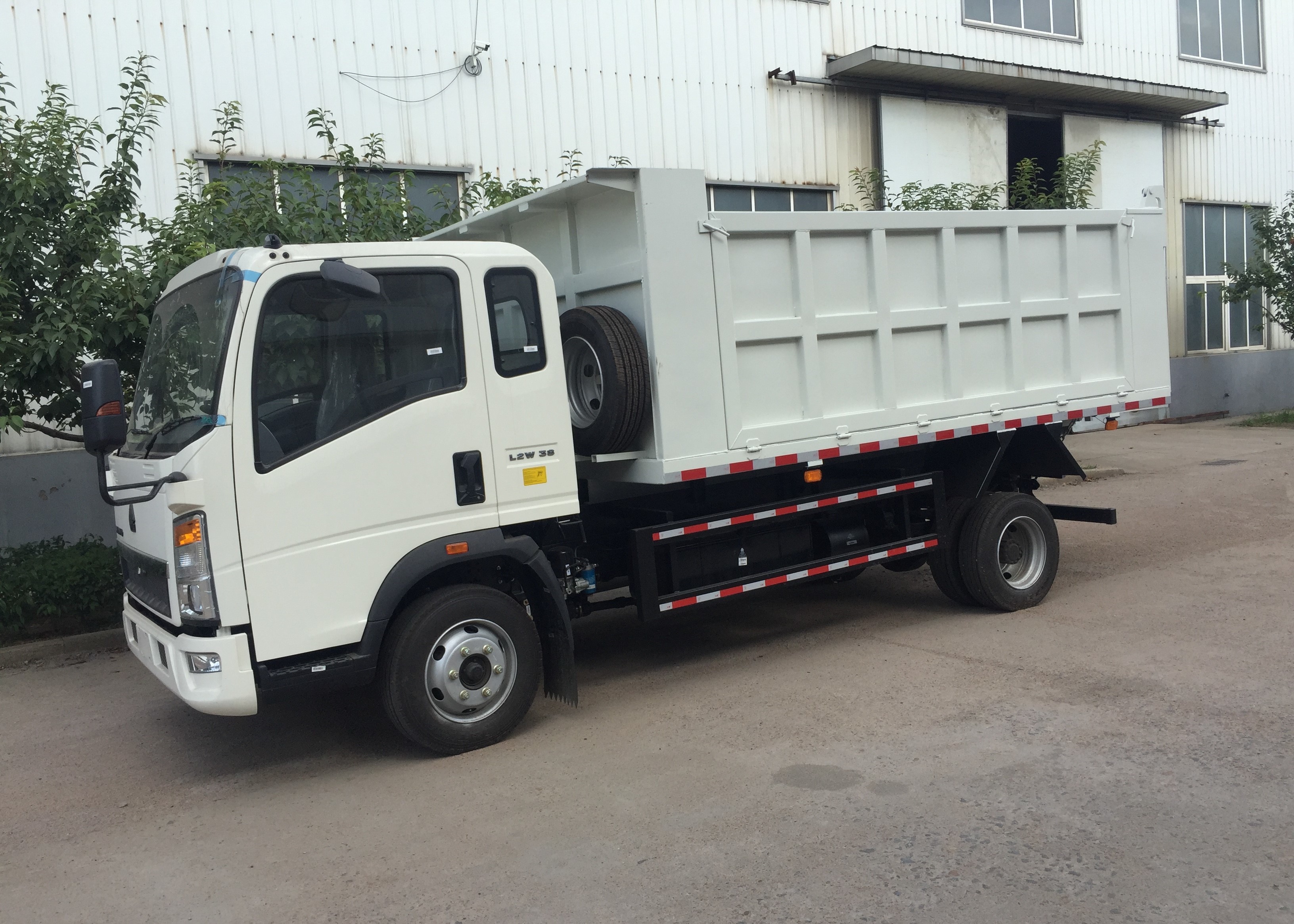 Euro2 116hp Tipper Dump Truck Right Hand Drive
