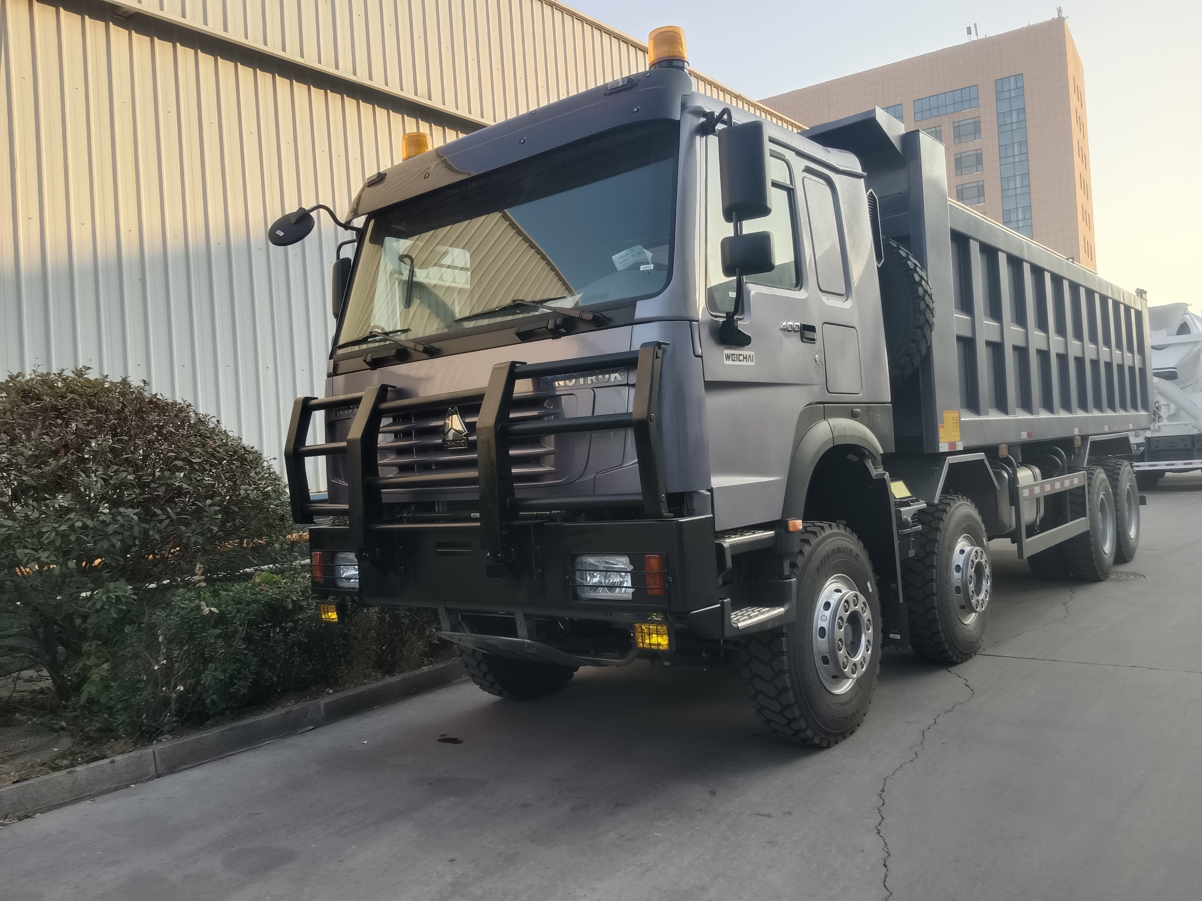 Tipper Truck Sinotruk Hohan 400hp 10 Wheels Lhd 40 Tons 20-30cbm ...