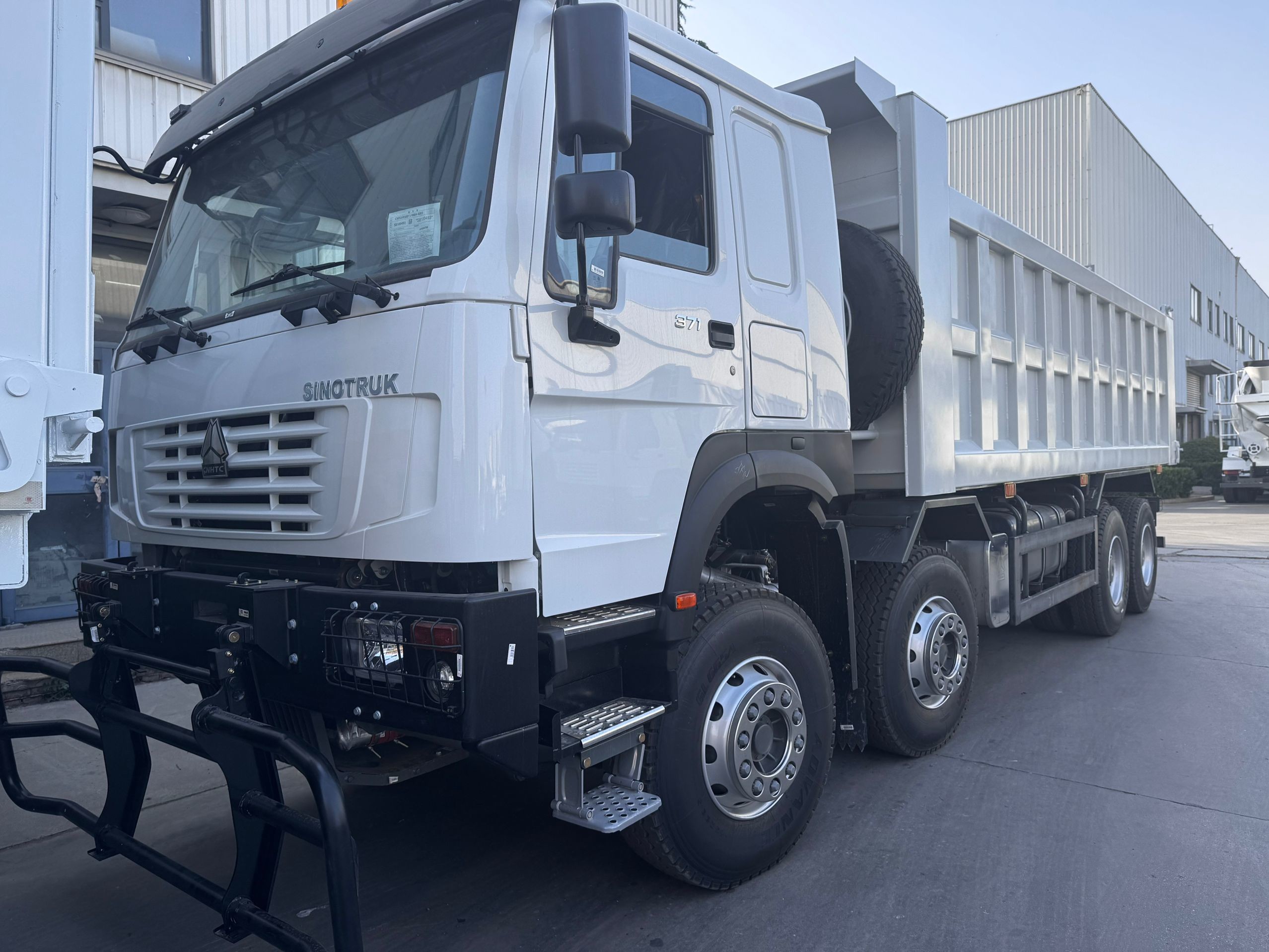 SINOTRUK HOWO 371HP Tipper Dump Truck Construction Old Front Face ...
