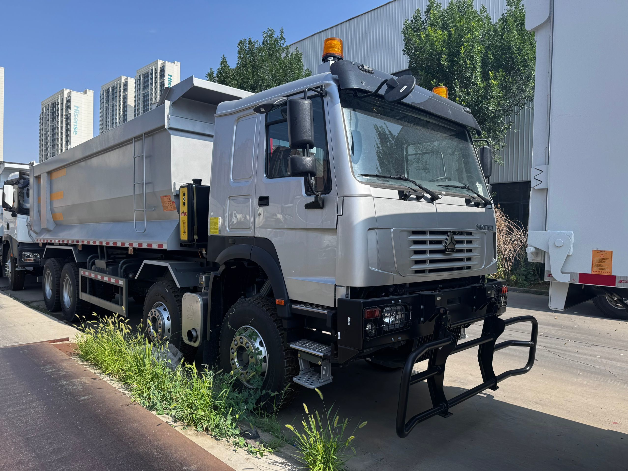 SINOTRUK HOWO 371HP 8X4 Tipper Dump Truck Construction Old Front Face ...