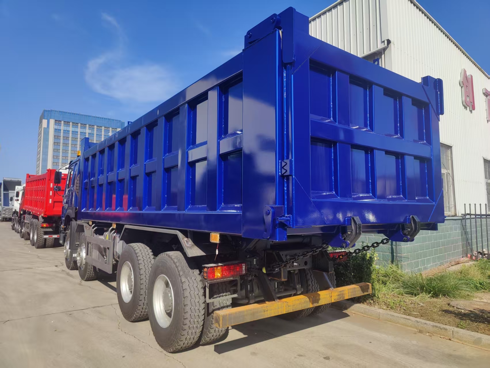 8×4 Tipper Dump Truck 371HP High Load Capacity for Earthwork