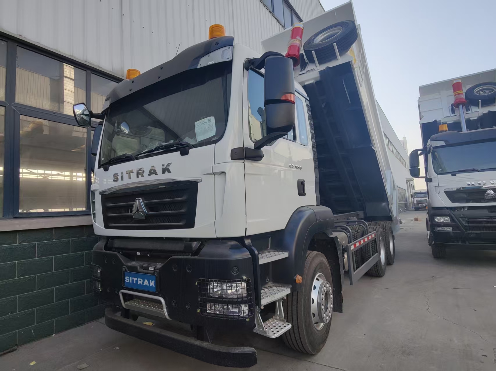 Sitrak 430HP Heavy-Duty Tipper with Euro 3 Standard