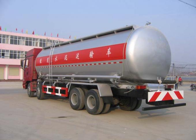 Iron Powder Bulk Cement Truck / Dry Bulk Truck / Cement Delivery Truck