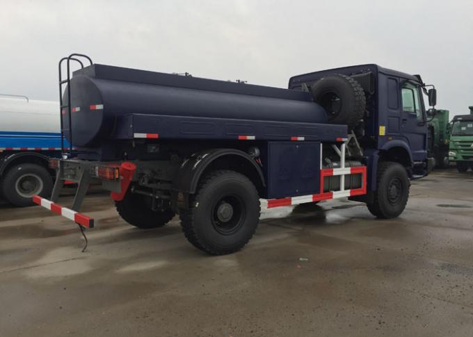 4X4 Off Road Oil Tank Trucks / Edible Oil Transport Truck Hydraulically ...